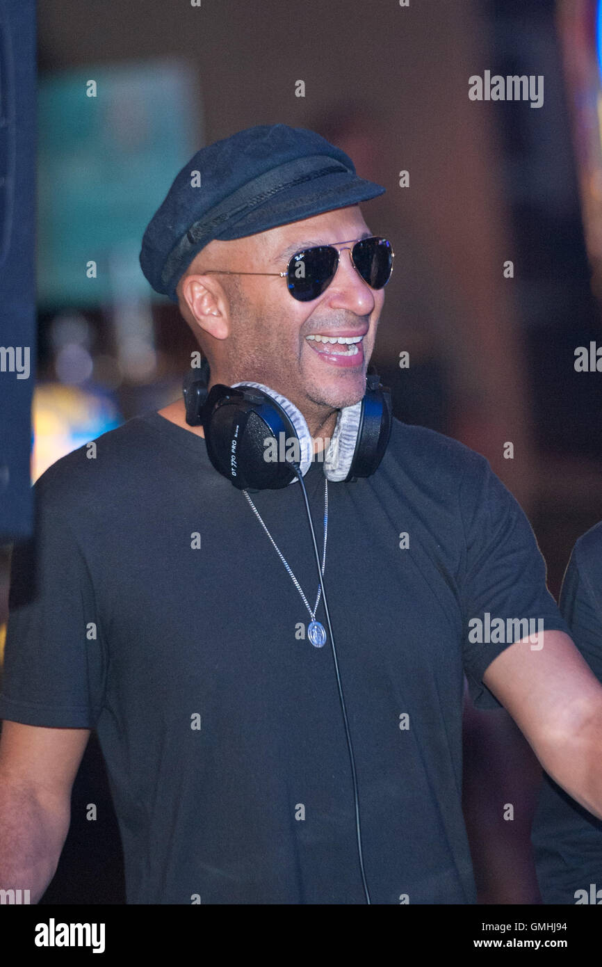 LAS VEGAS, NV - November 15, 2015: ***HOUSE COVERAGE*** Tom Morello ...