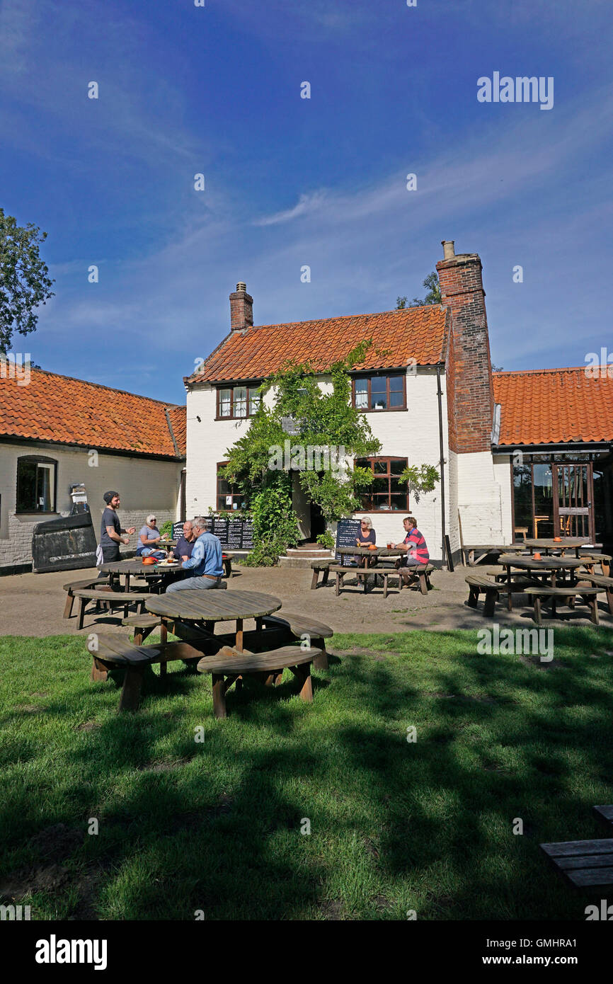 geldeston locks inn Stock Photo - Alamy