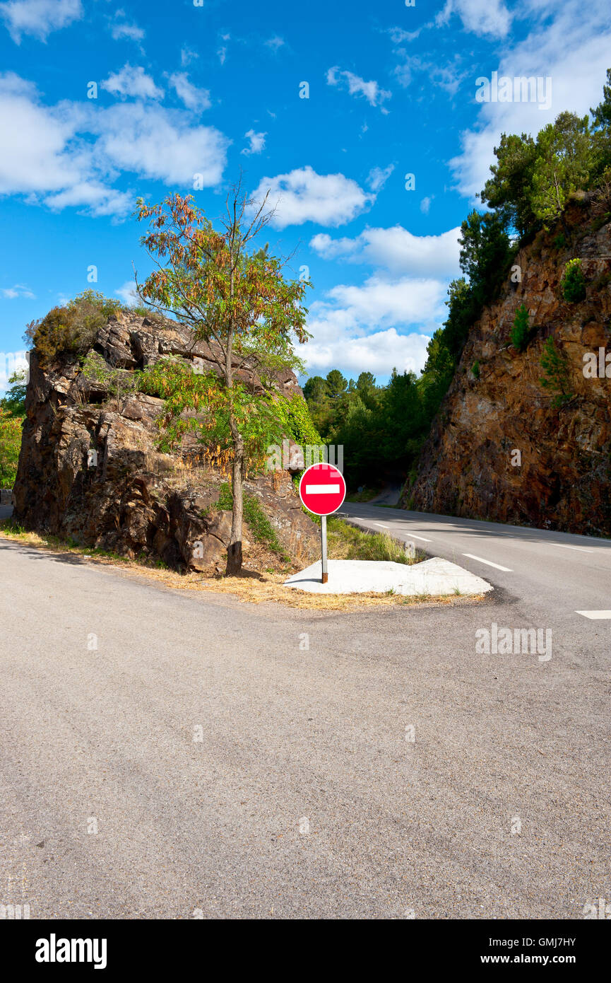 Stop sign limit line hi-res stock photography and images - Alamy