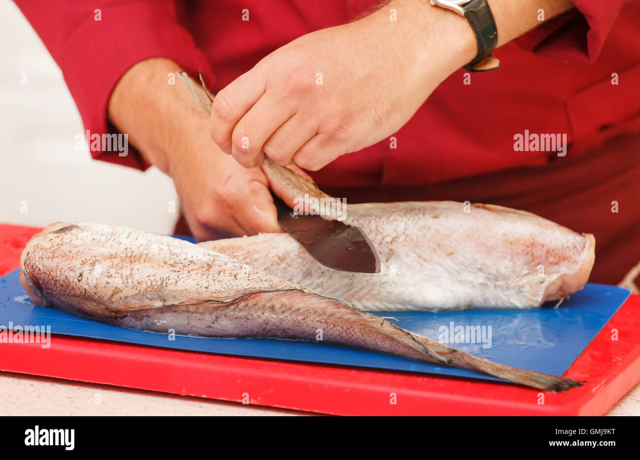 Professional japanese chef cutting hi-res stock photography and images ...