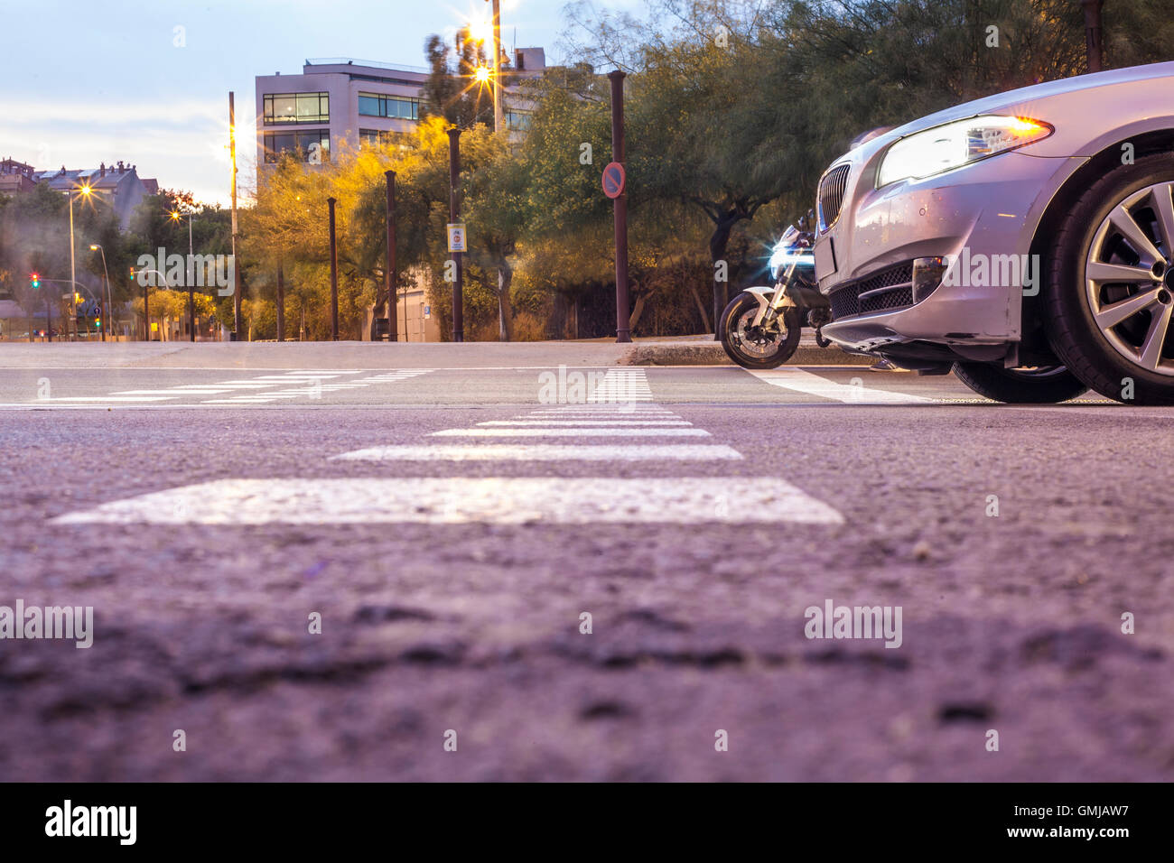 Waiting at a red light hi-res stock photography and images - Alamy