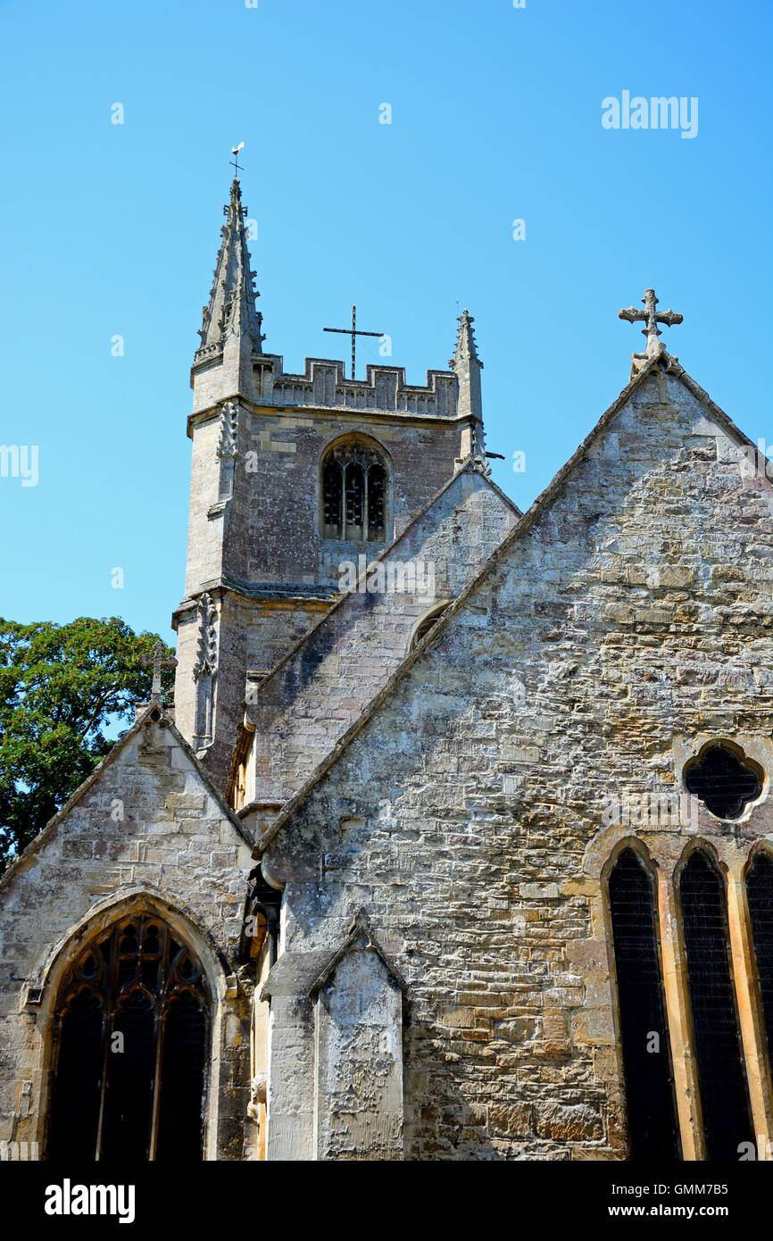 St andrews church building hi-res stock photography and images - Alamy