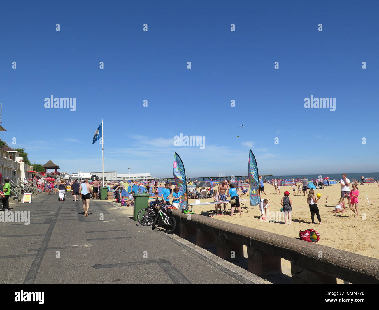 Lowestoft promenade seaside resort east hi-res stock photography and ...