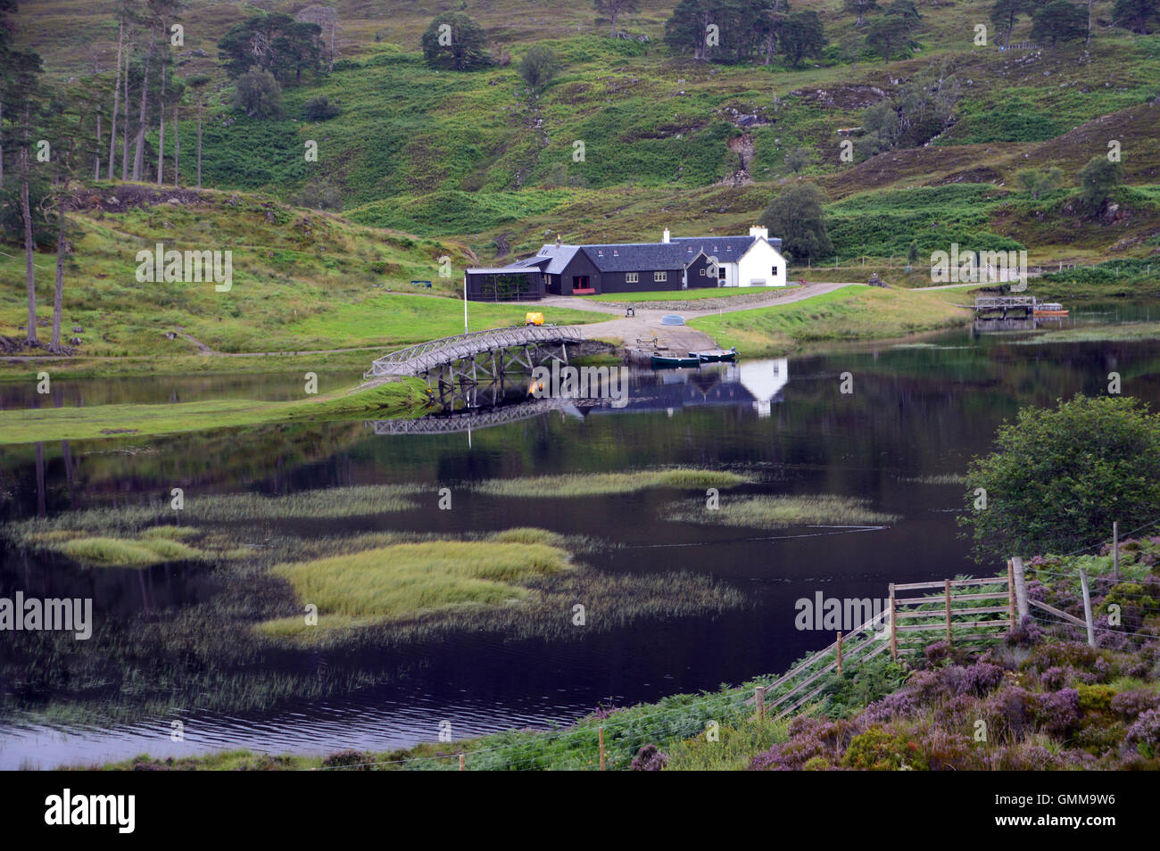 Wooden lodge scotland hi-res stock photography and images - Alamy