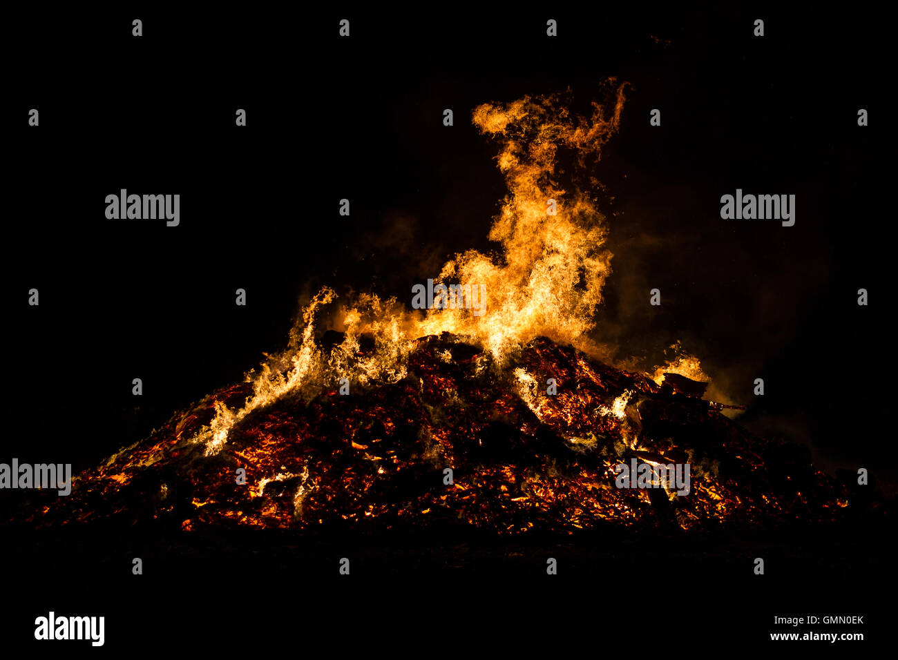 Raging bonfire hi-res stock photography and images - Alamy