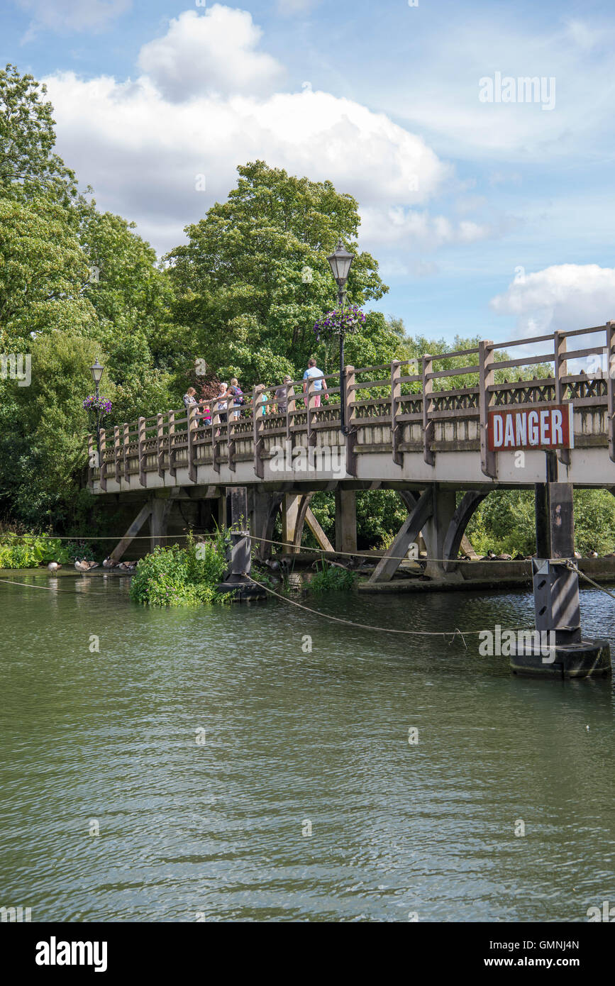 The bridge across the river Thames between the villages of Goring and ...