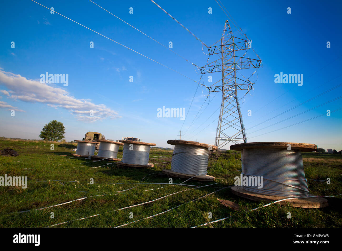 Construction of new power line Stock Photo - Alamy