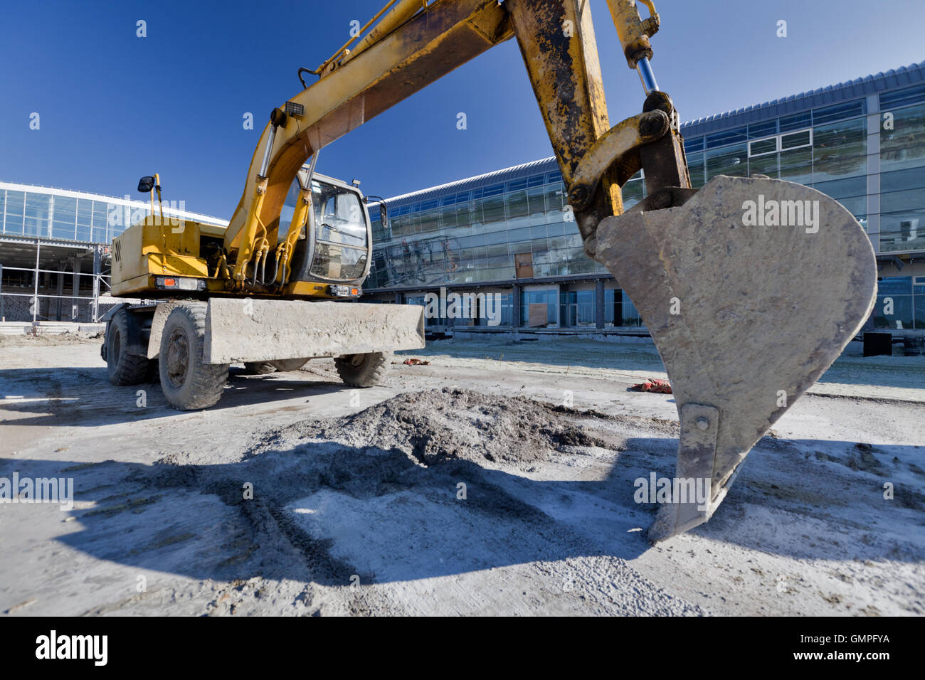 Large backhoe heavy dig hi-res stock photography and images - Alamy