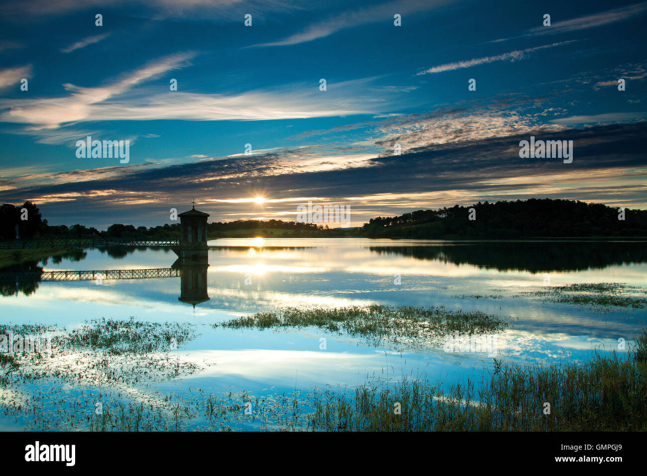Waulkmill Reservoir at dawn, Dams to Darnley Country Park, Barrhead ...