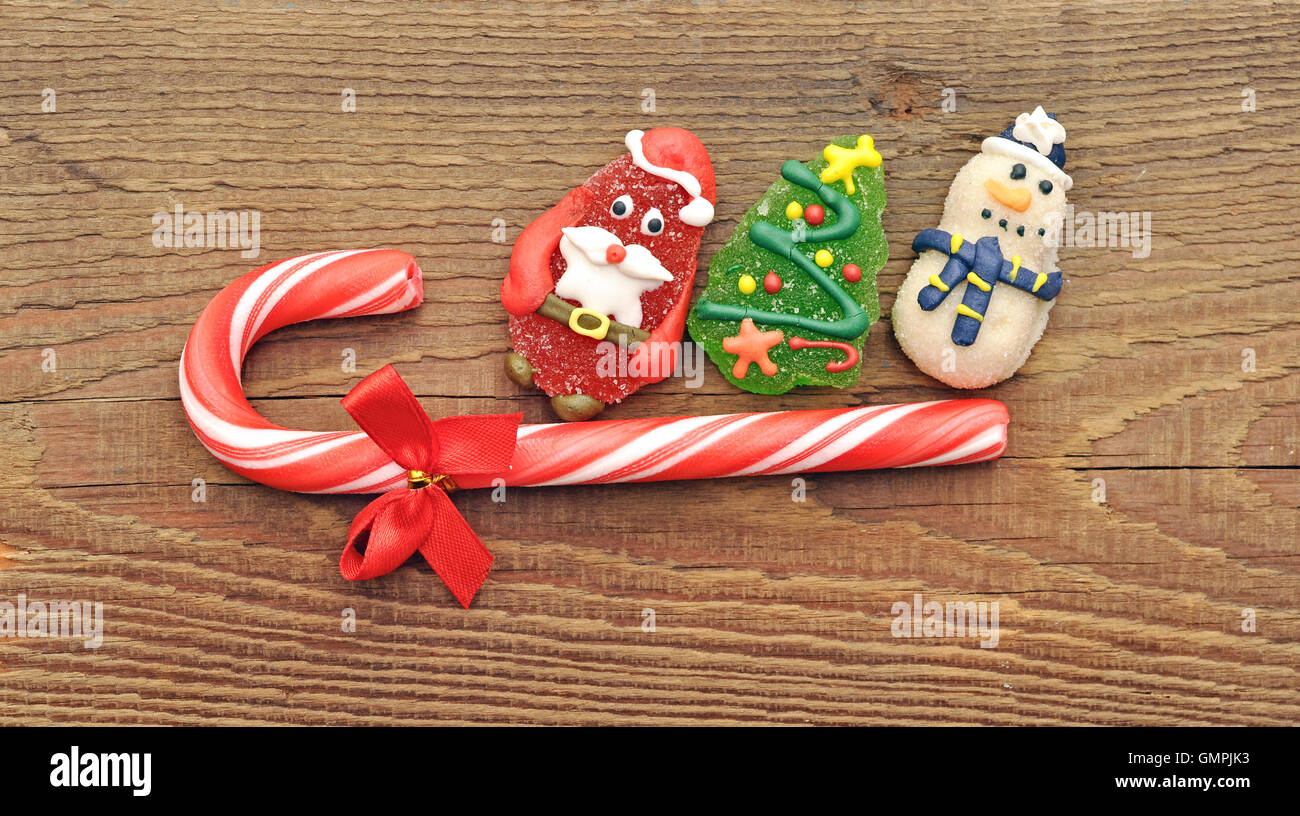 Candy cane christmas ball hi-res stock photography and images - Alamy