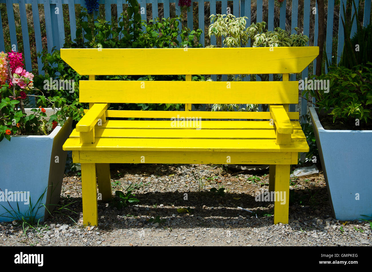 Park bench art hi-res stock photography and images - Alamy