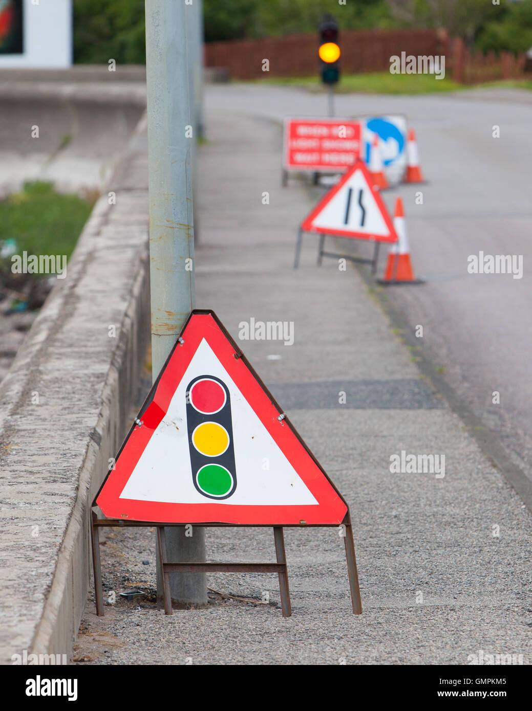 Emergency traffic light with sign Stock Photo - Alamy