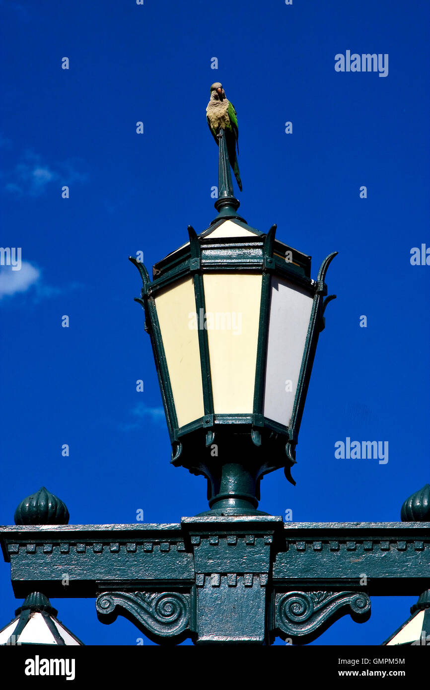 High street lamp hi-res stock photography and images - Alamy