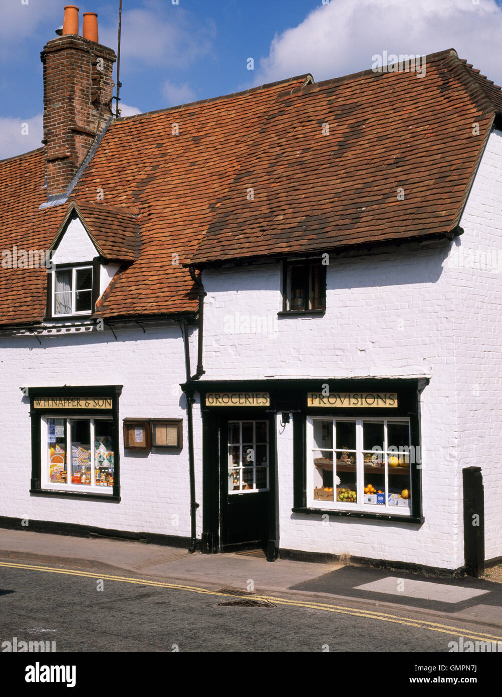 Grocers shop britain hi-res stock photography and images - Alamy