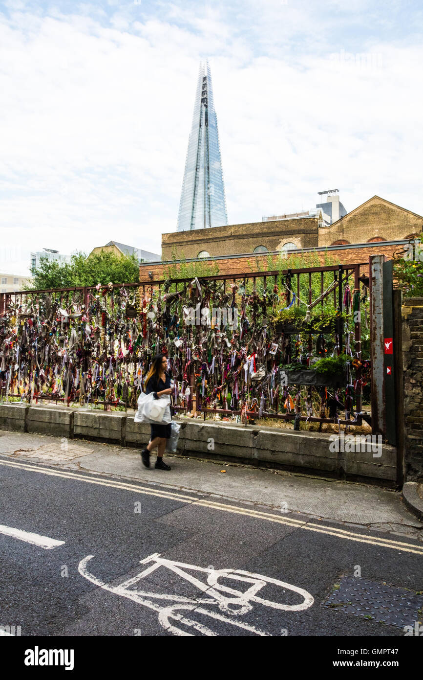 Cross Bones Graveyard Southwark London Stock Photos & Cross Bones ...