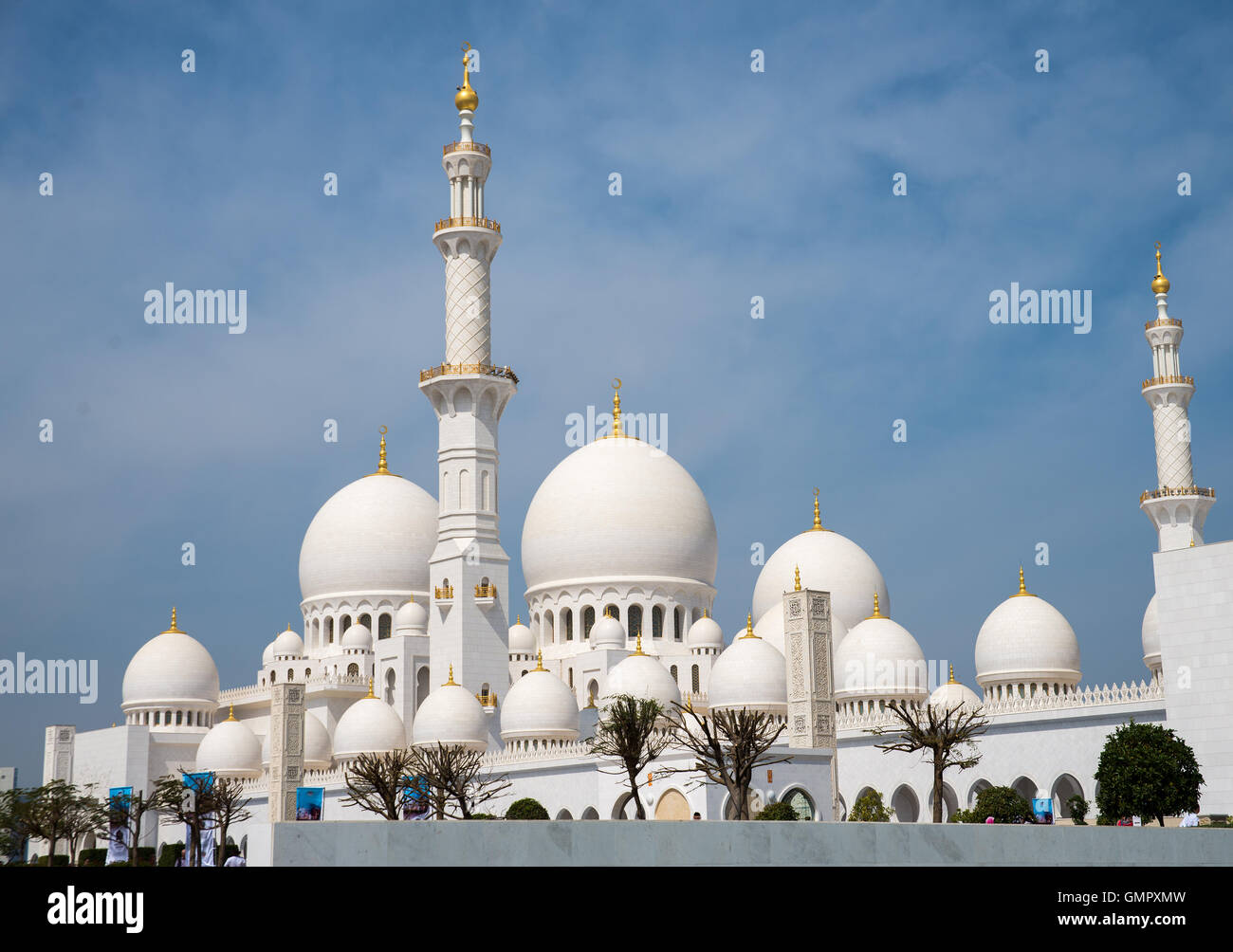 Abu dhabi buildings hi-res stock photography and images - Alamy