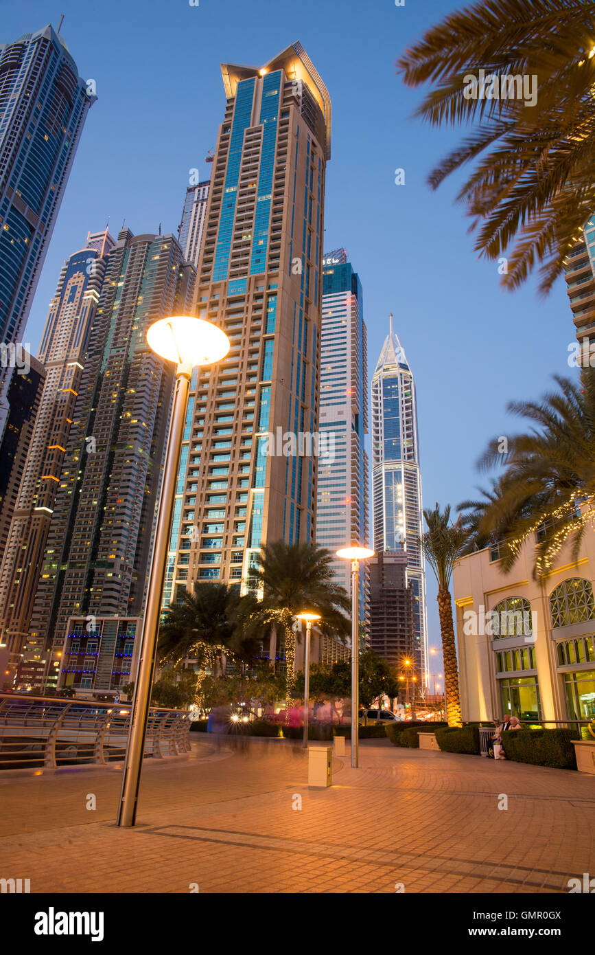 Dubai apartment buildings hi-res stock photography and images - Alamy