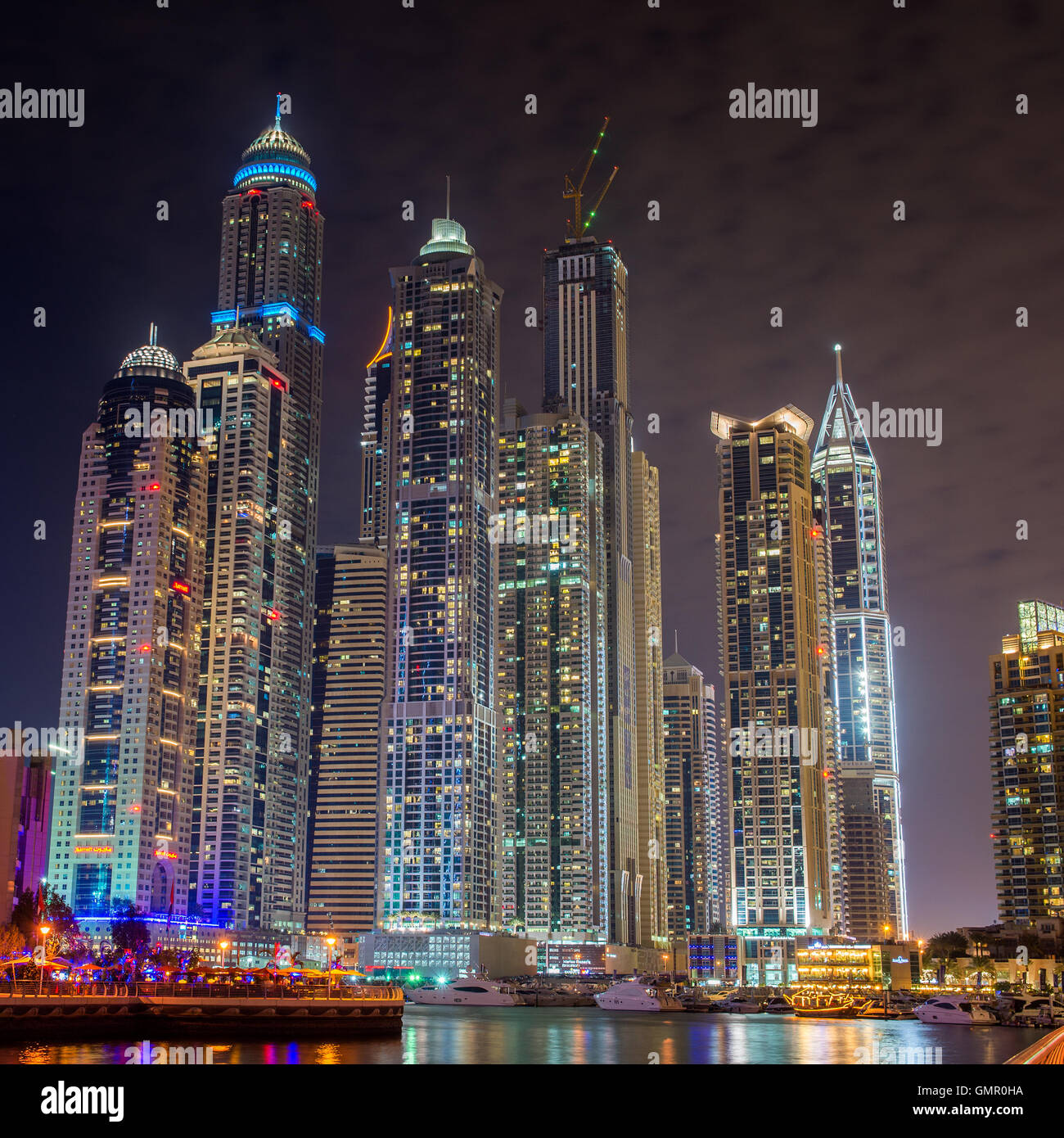 Dubai apartment buildings hi-res stock photography and images - Alamy