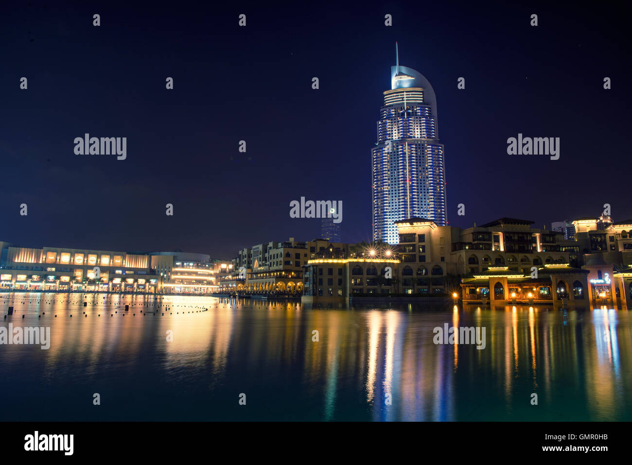 Dubai night skyscraper palace hotel hi-res stock photography and images ...