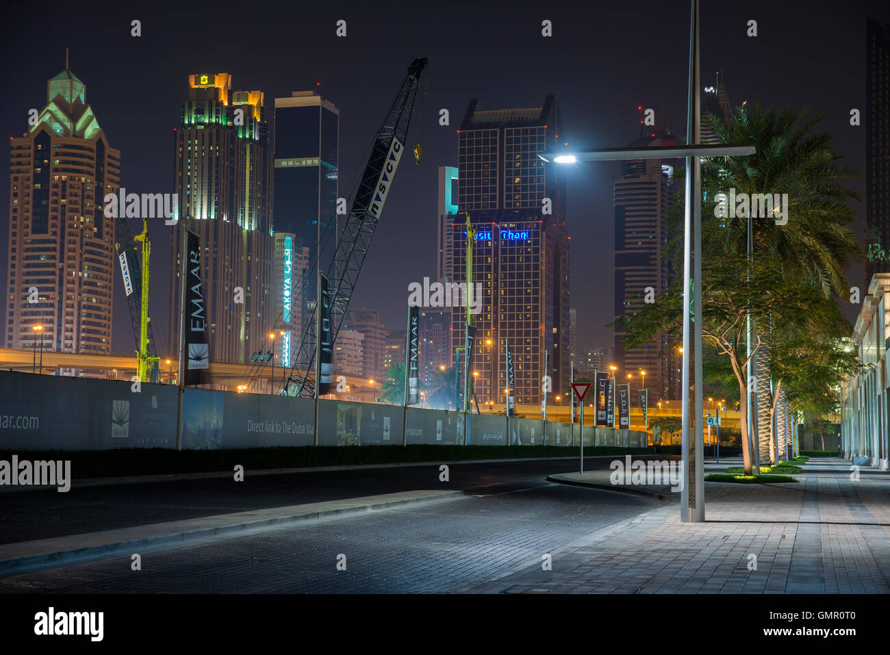 Dubai street life hi-res stock photography and images - Alamy