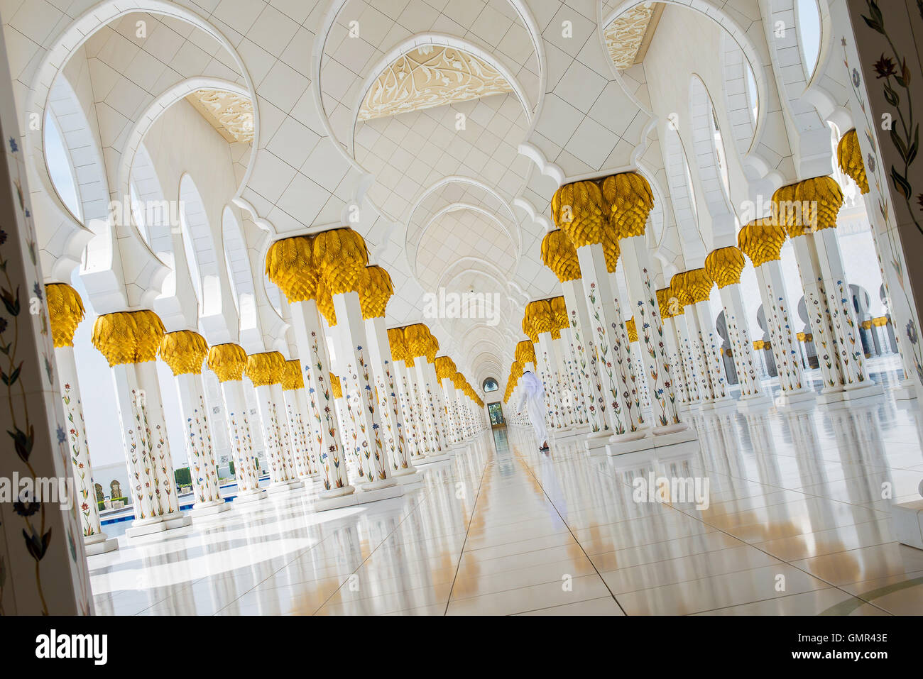 Sheikh Zayed mosque Stock Photo - Alamy
