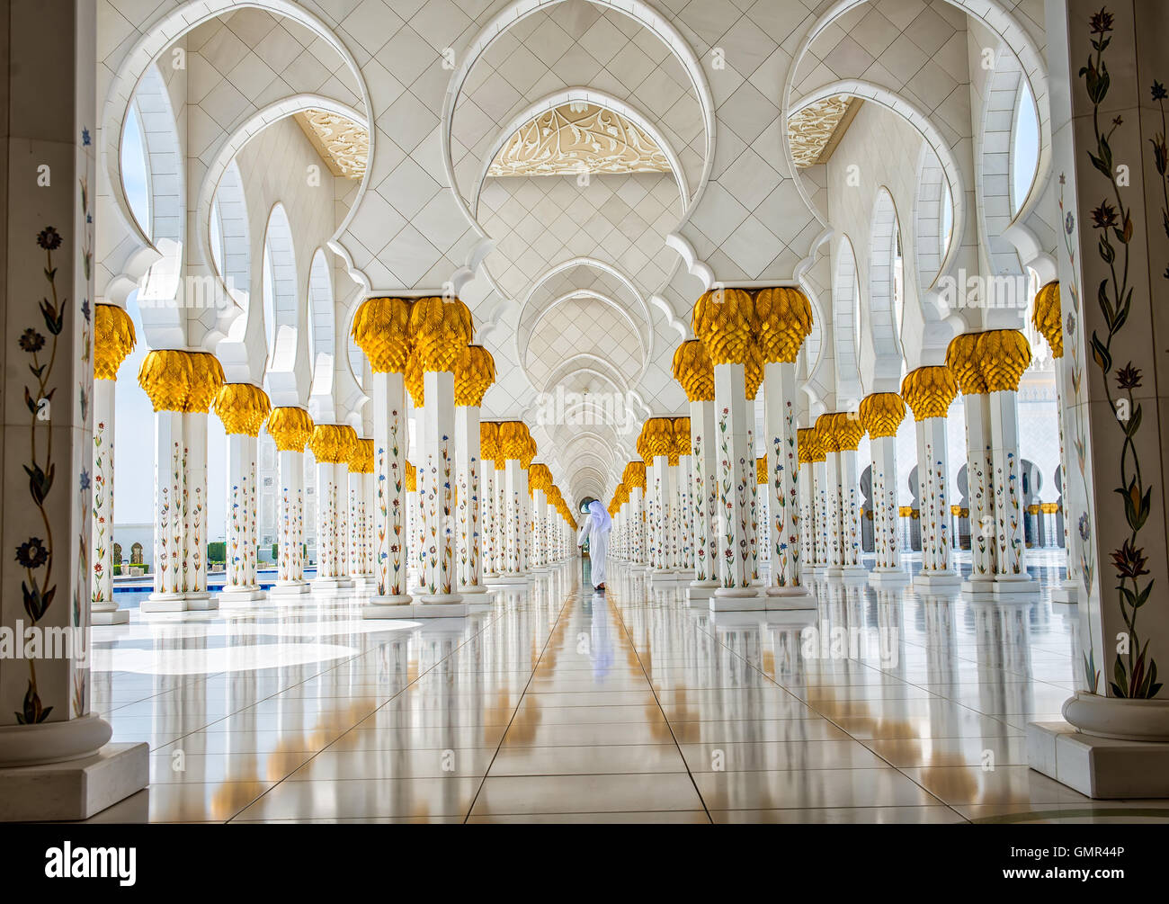 Sheikh Zayed mosque Stock Photo - Alamy
