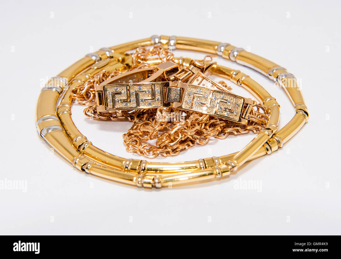 Gold jewelry background hi-res stock photography and images - Alamy