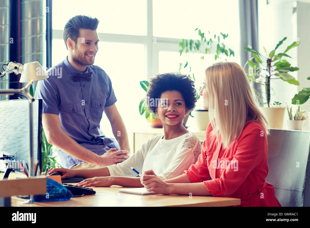 Creative discussion office african hi-res stock photography and images ...