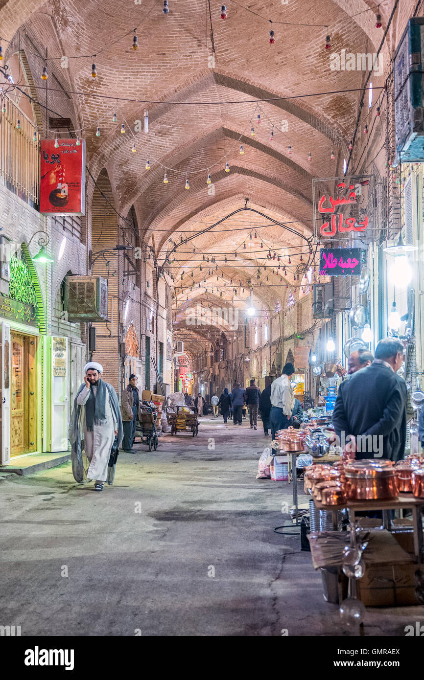 Bazaar e bozorg, esfahan hi-res stock photography and images - Alamy