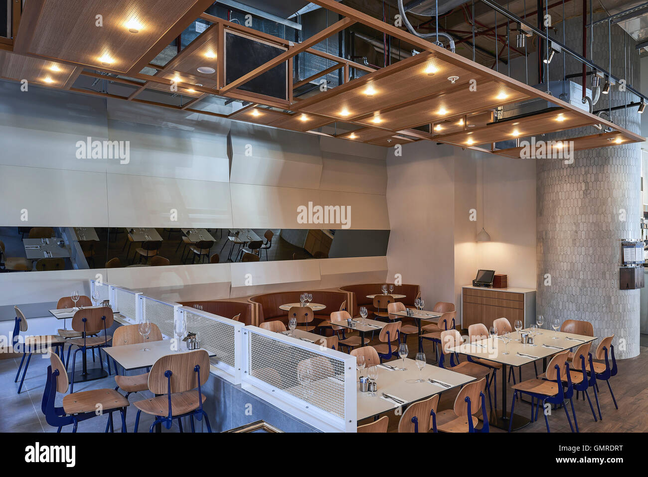 Cafe seating area with ceiling feature and feature wall. Avenue on ...