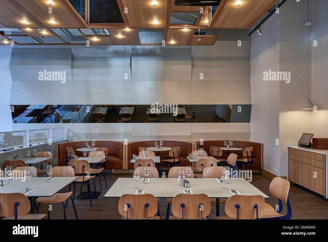 Cafe seating area with ceiling feature and feature wall. Avenue on ...
