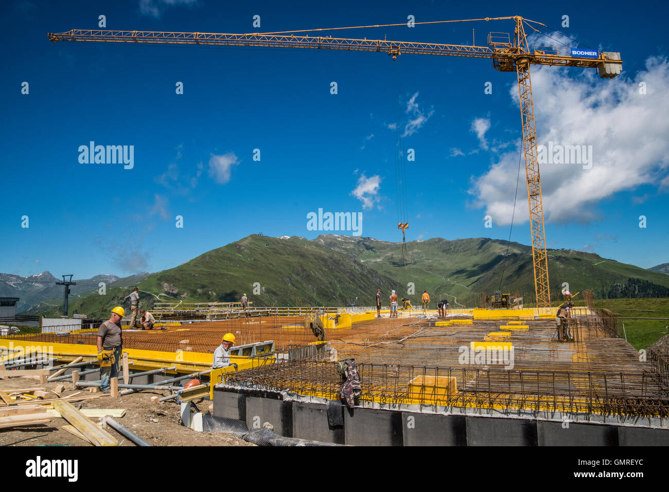 Building construction in progress Stock Photo - Alamy