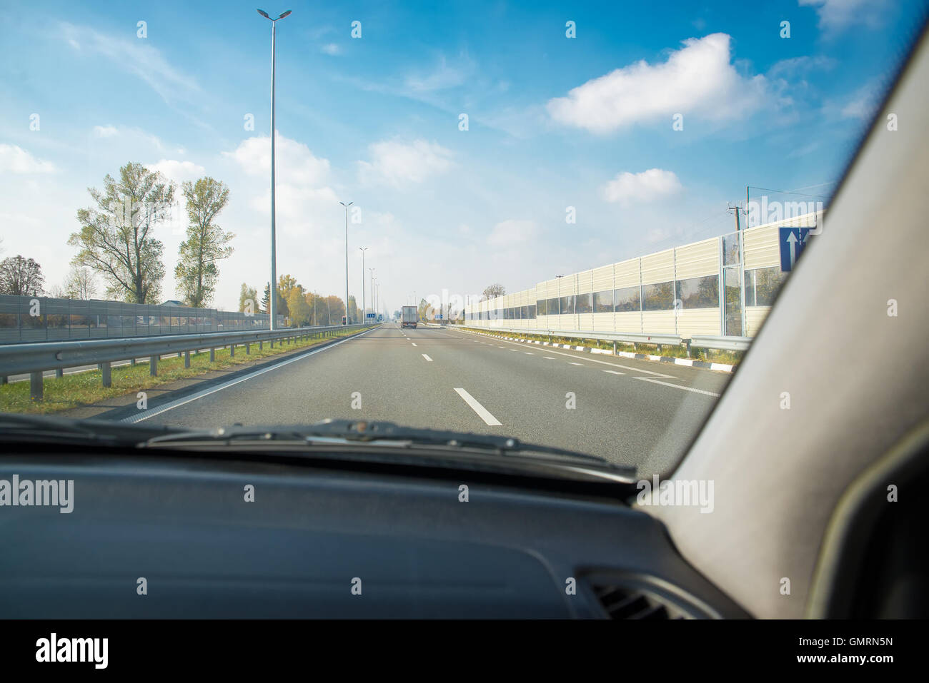 Car front view road hi-res stock photography and images - Alamy