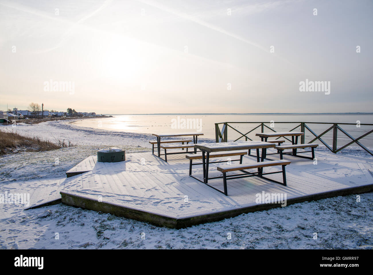 Bench nature hi-res stock photography and images - Alamy