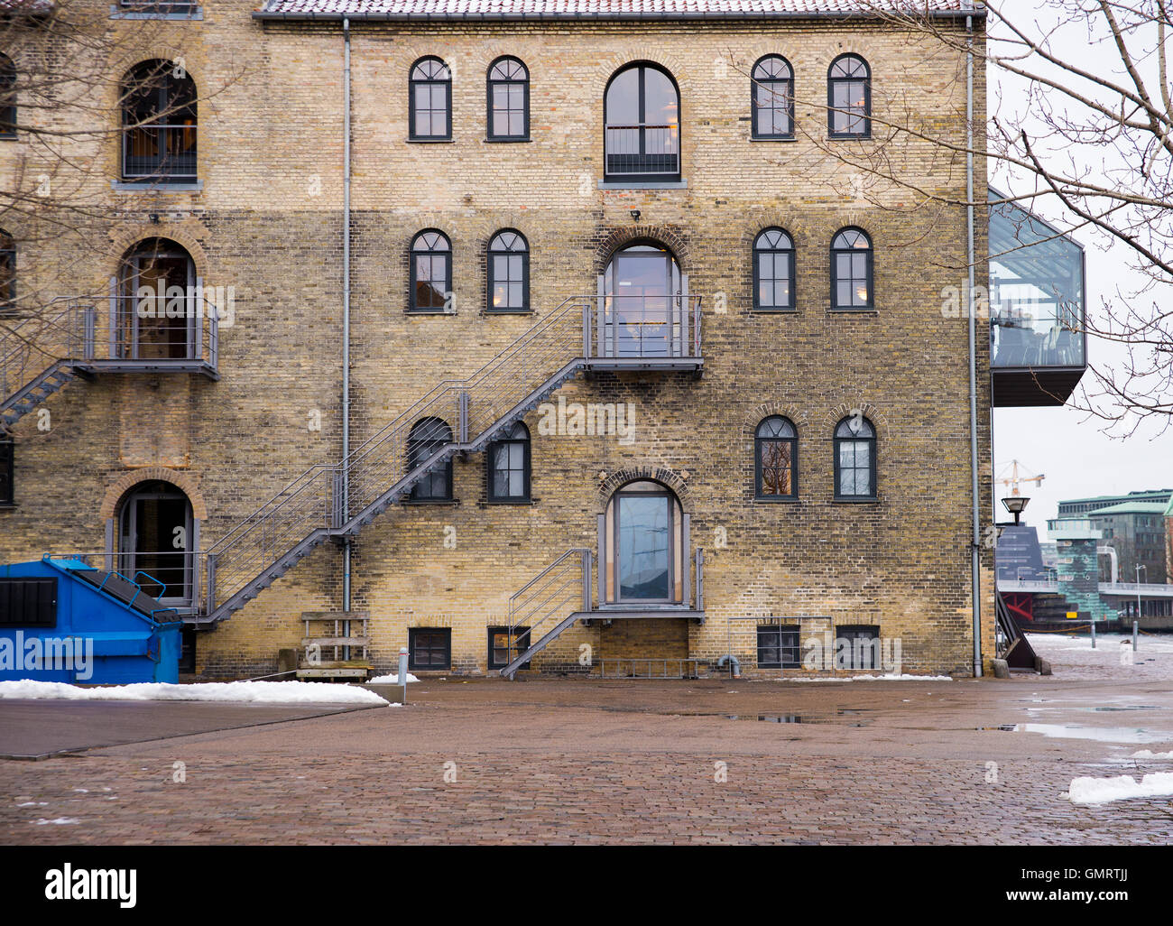 Exterior wall with windows High Resolution Stock Photography and Images ...
