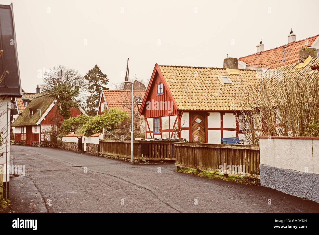 Old tree and house hi-res stock photography and images - Alamy
