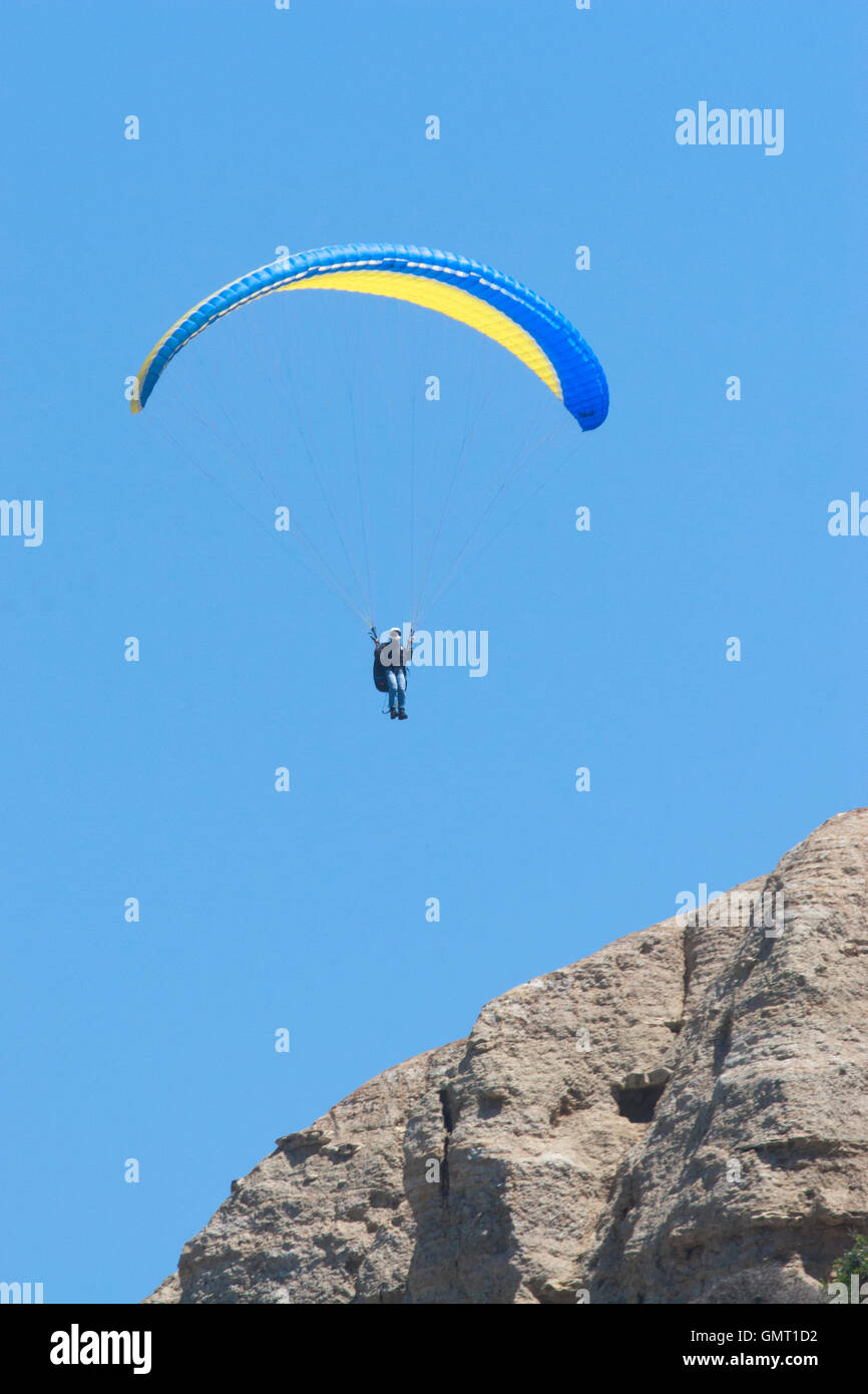 Person paraglider flying in air hi-res stock photography and images - Alamy