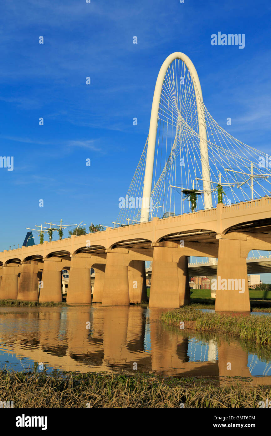 The Margaret Hunt Hill Bridge, Dallas, Texas, USA Stock Photo - Alamy