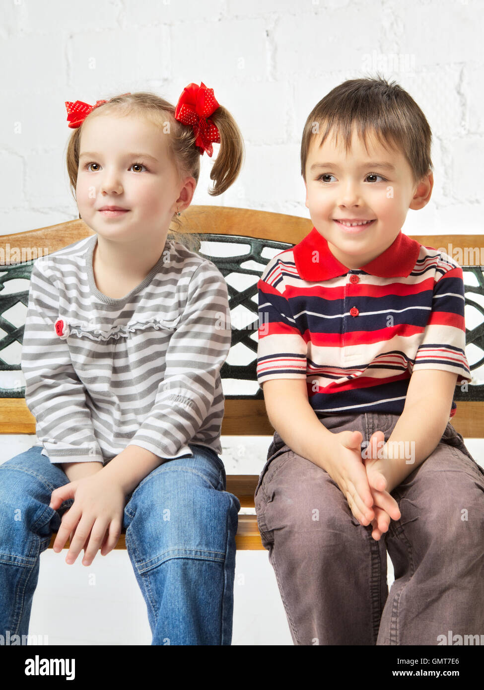 Children on bench Stock Photo - Alamy