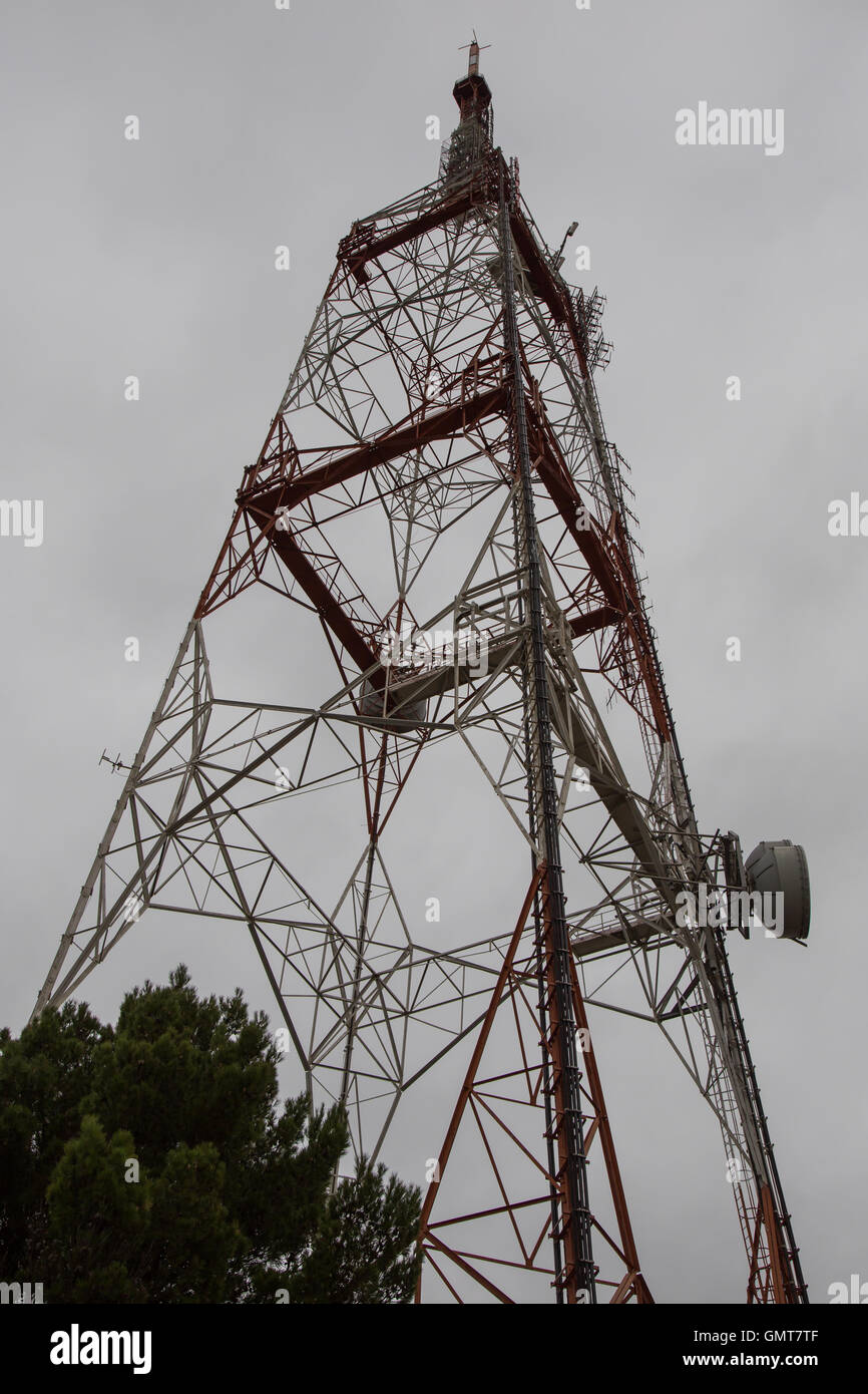 Trellis with mobile phone antennas Stock Photo - Alamy