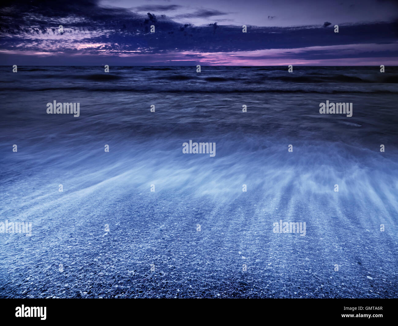 Provincial blue hi-res stock photography and images - Alamy