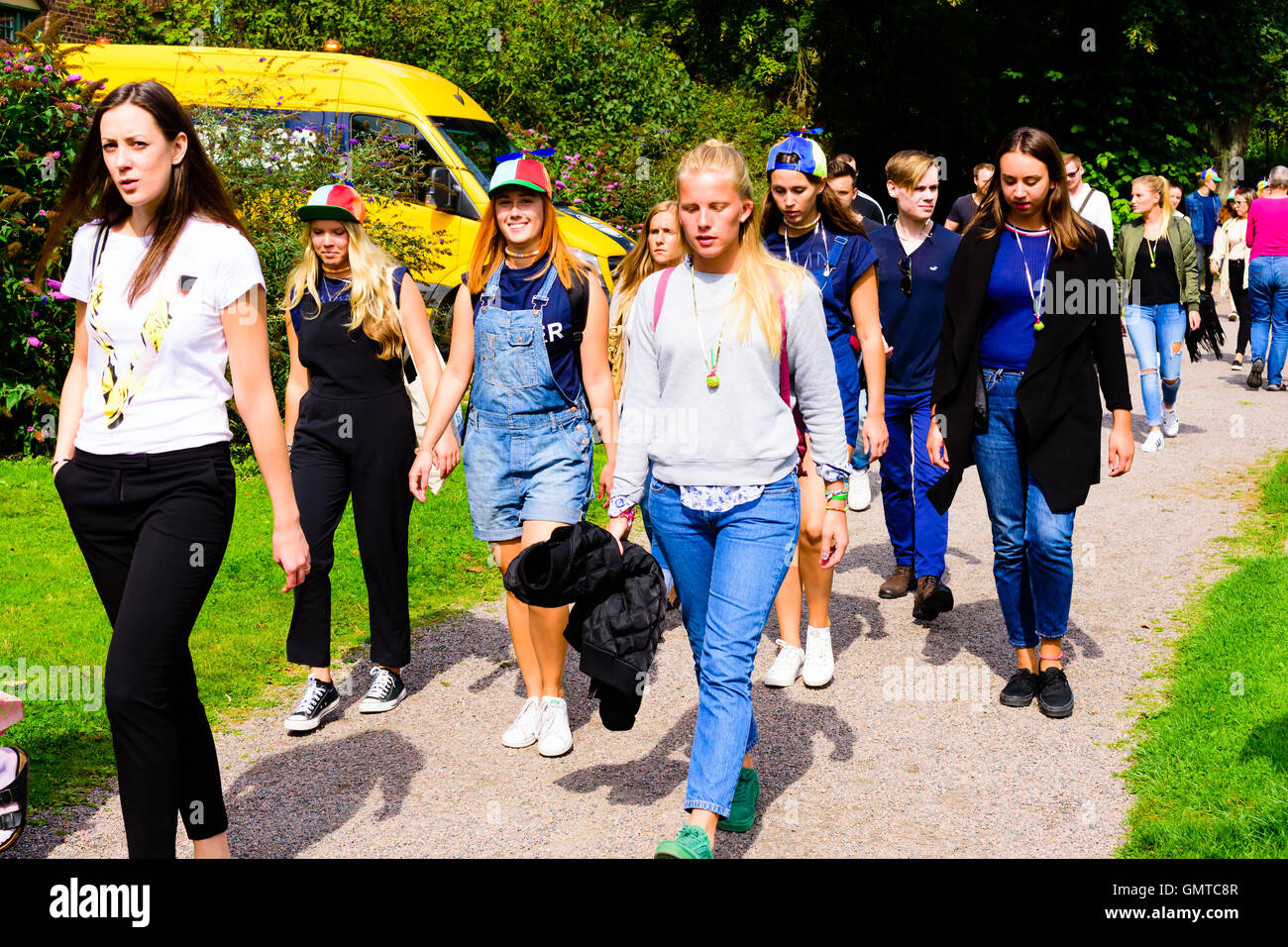 Student students walkway hi-res stock photography and images - Alamy