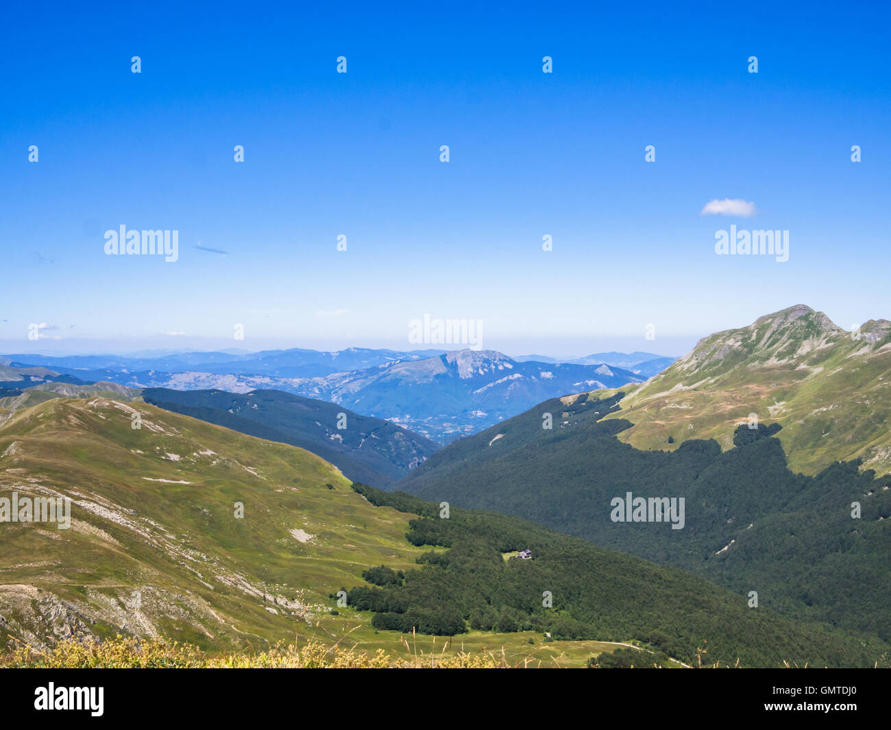 The view of the valley from the mountain top Stock Photo - Alamy