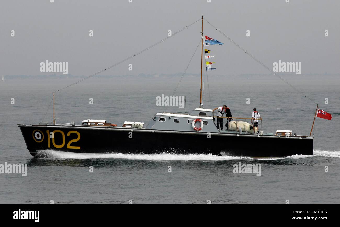 AJAXNETPHOTO. 25TH AUGUST, 2016. SOLENT, ENGLAND. - HIGH SPEED LAUNCH ...