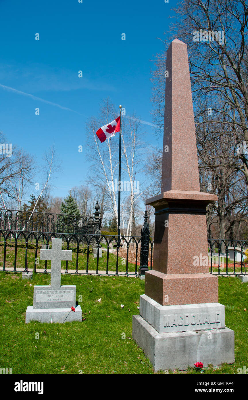 John a macdonald grave hi-res stock photography and images - Alamy