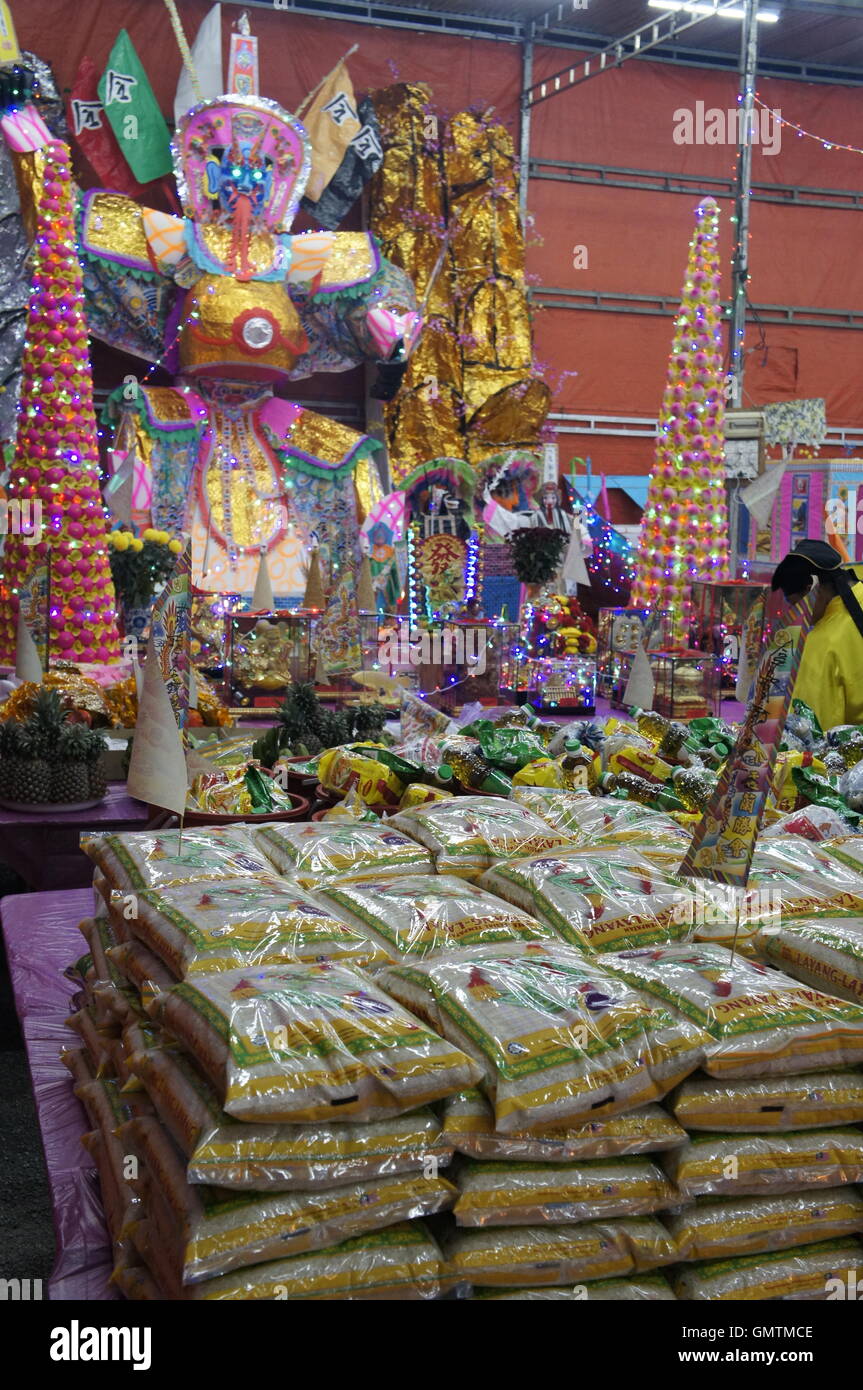food offering to King of Hades, during Hungry Ghost Festival Stock ...