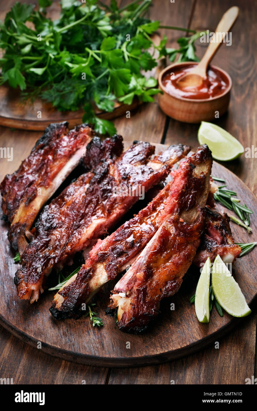 Roasted sliced barbecue pork ribs hi-res stock photography and images ...