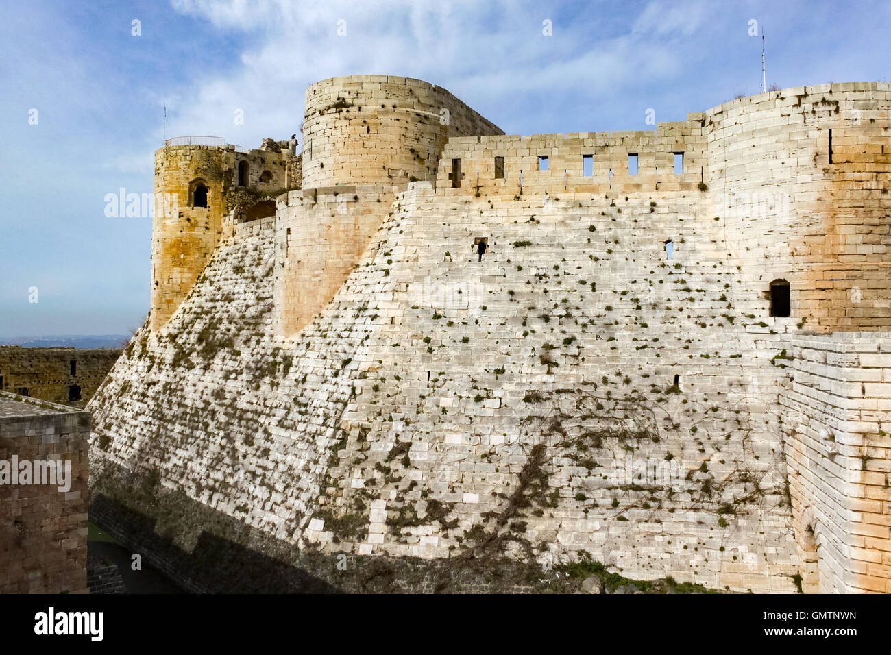 Krak des Chevaliers, Crusader castle in Syria Stock Photo - Alamy