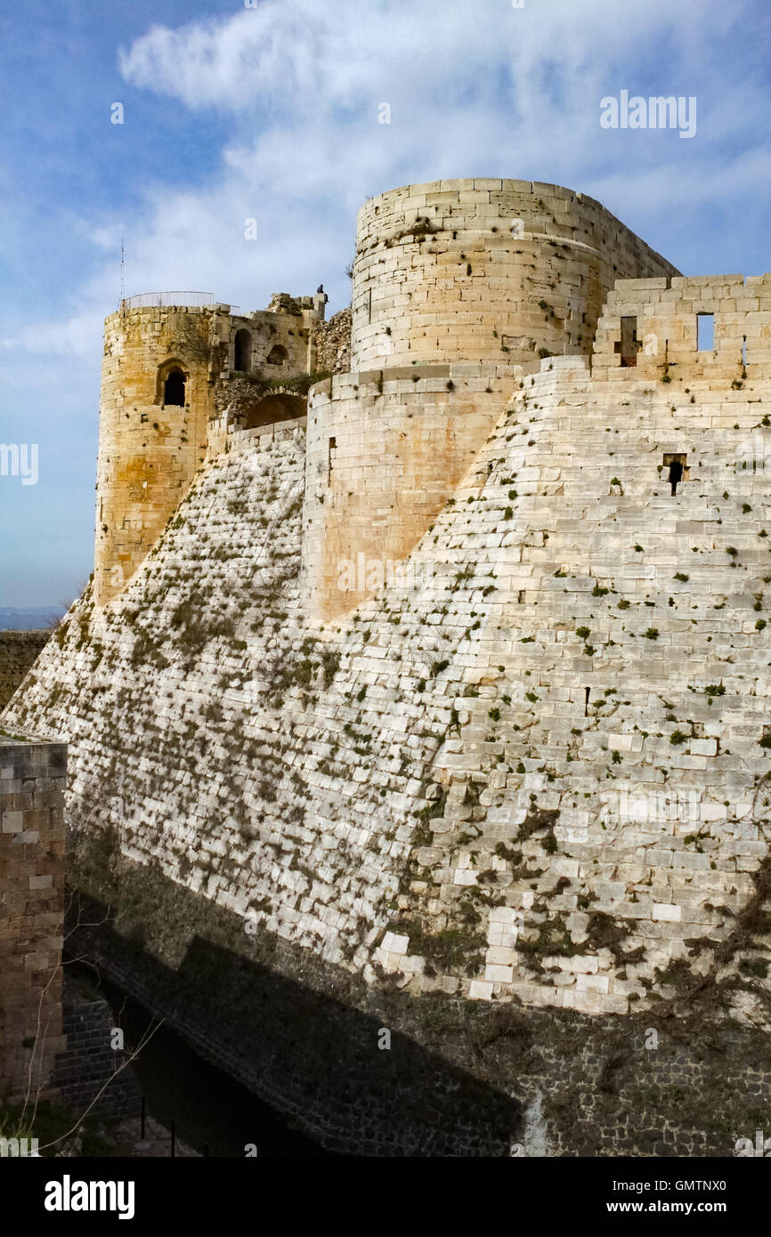 Krak des Chevaliers, Crusader castle in Syria Stock Photo - Alamy