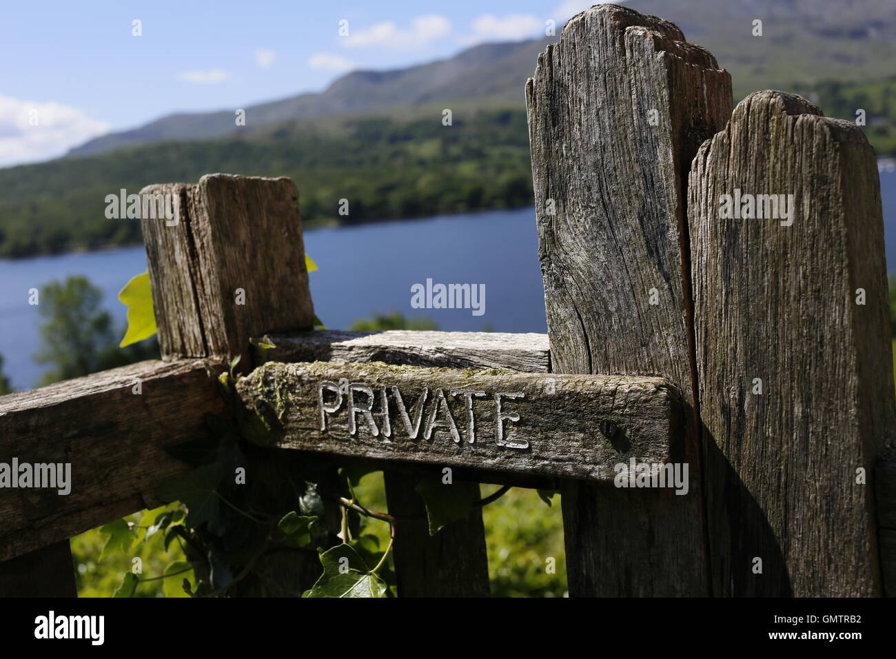 Wooden Private Sign on a gate Stock Photo - Alamy
